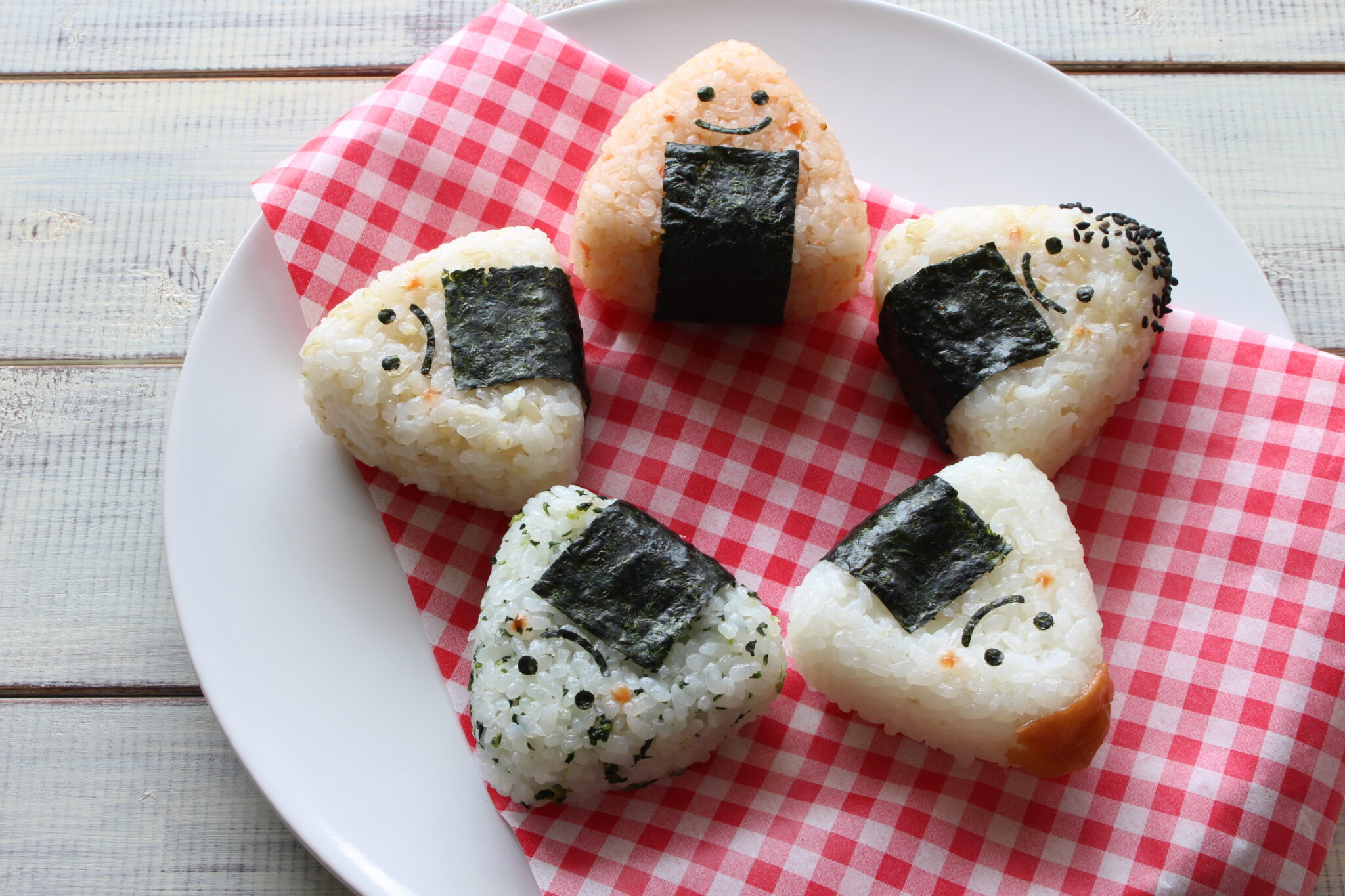 「スポーツにおける相対的エネルギー不足 (REDs)」と「女性アスリートの三主徴（Triad）」とは？ | Female Sport ナビ